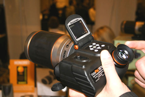 [CES 2007] Celestron VistaPix IS70
