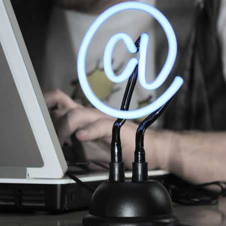 Luces USB de neón para decorar tu escritorio