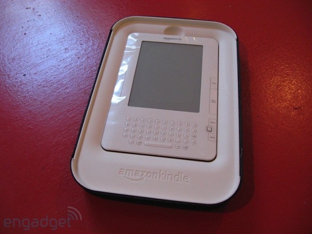 Amazon Kindle 2 ya se envía en EE.UU., primeros desempaquetados